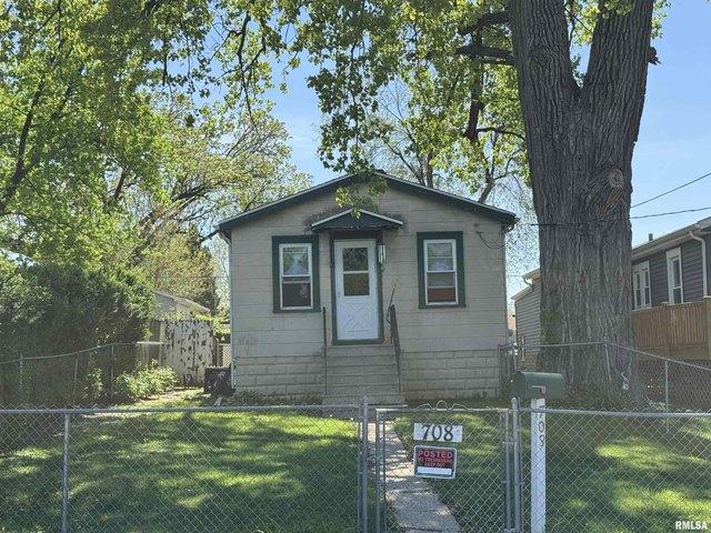 708 E Moneta Ave, Peoria Heights, IL 61616