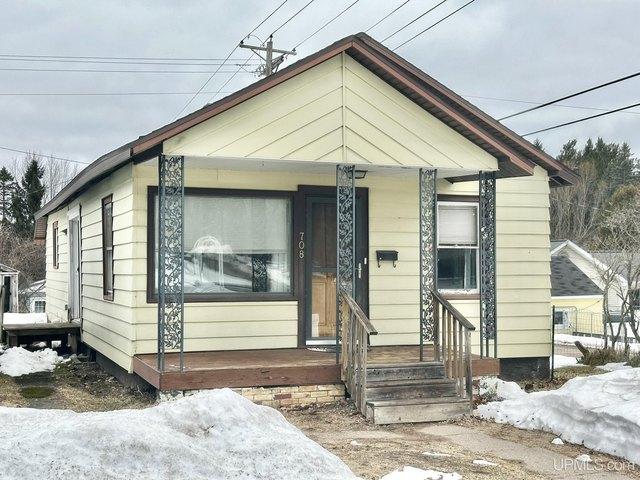 708 Edsel St, Kingsford, MI 49802