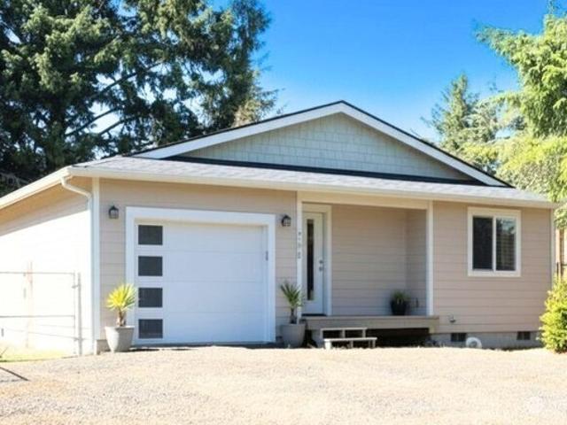 708 Eider Ct SE, Ocean Shores, WA 98569