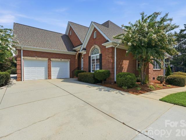 708 King Fredrick Lane SW