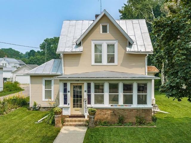 708 Oak St, Baraboo, WI 53913