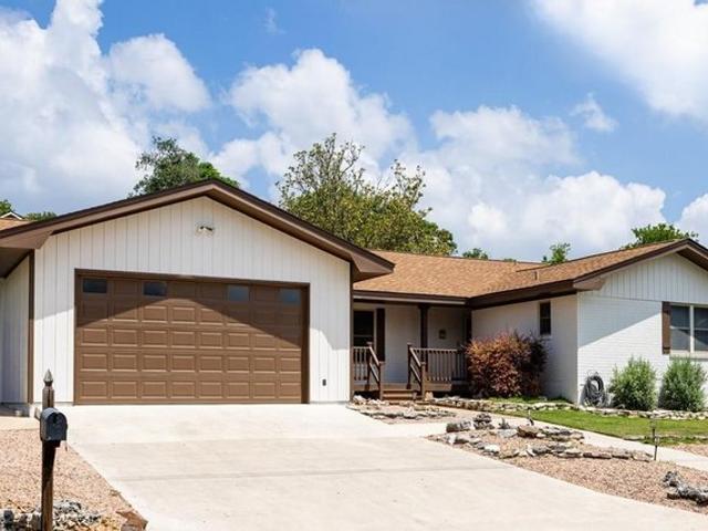 708 Mockingbird Ln, Kerrville, TX 78028