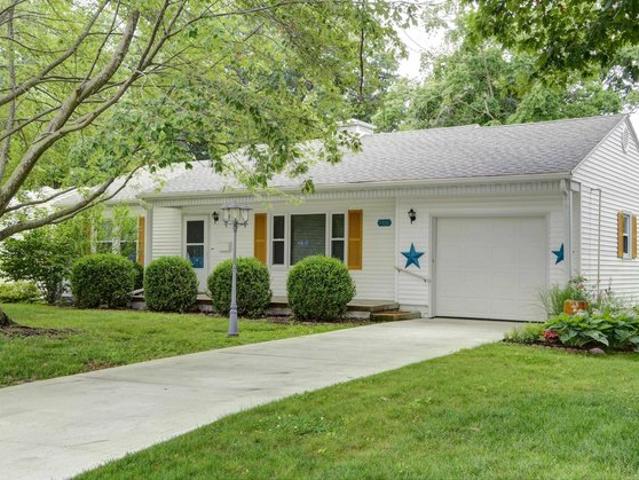 708 Memorial Dr, Macomb, IL 61455