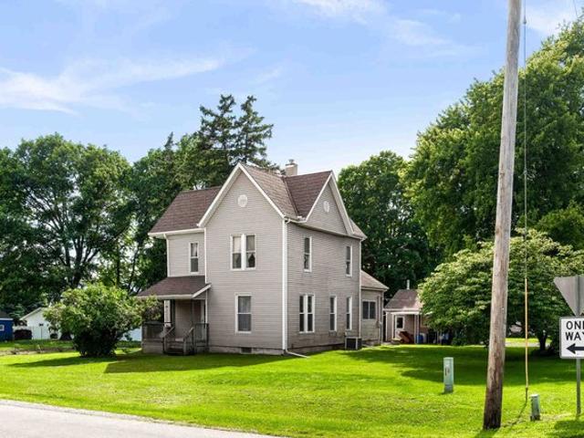 708 N Mill St, Le Roy, IL 61752