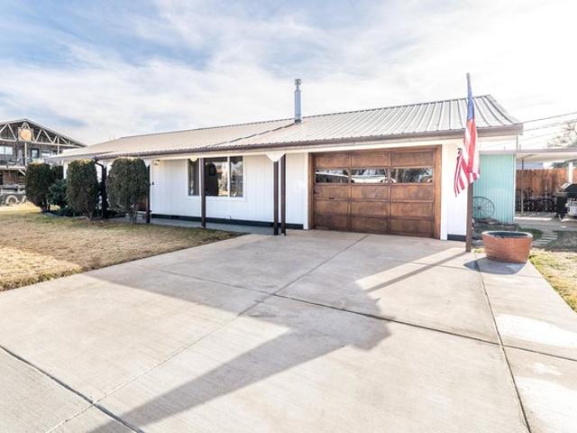 708 NW Greenwood Ave, Redmond, OR 97756