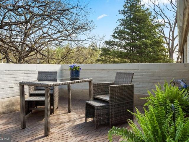 708 S Arlington Mill Dr Unit 14304, Arlington, VA 22204