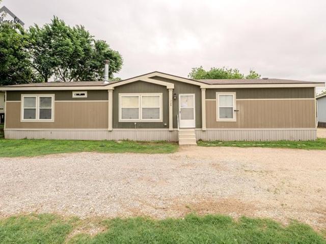 708 S Graham St, Henrietta, TX 76365