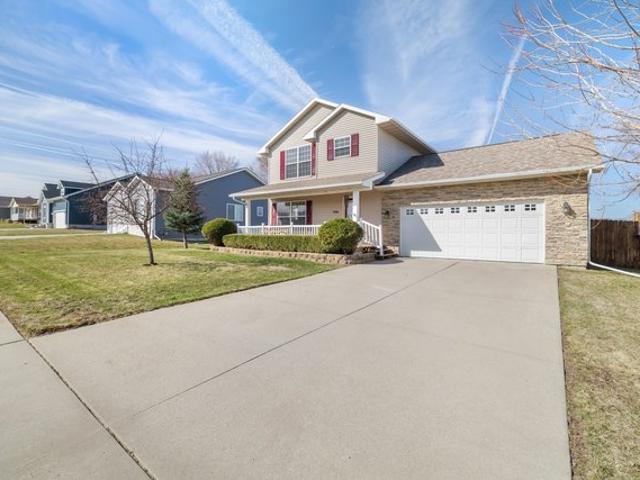 708 Patchett Dr NE, Mitchellville, IA 50169