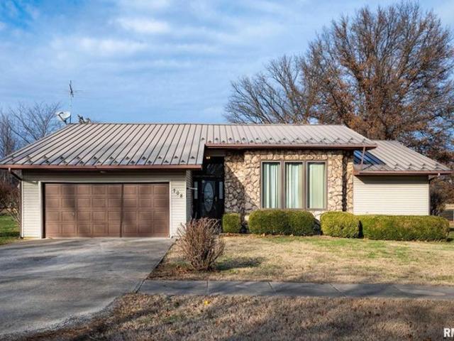 708 Pawnee St, Du Quoin, IL 62832