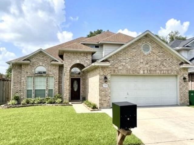 708 Prairie Ln, Angleton, TX 77515