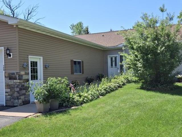 708 Riverview Ct, Jefferson, WI 53549