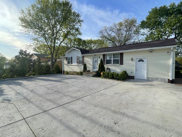708 Richards Rd