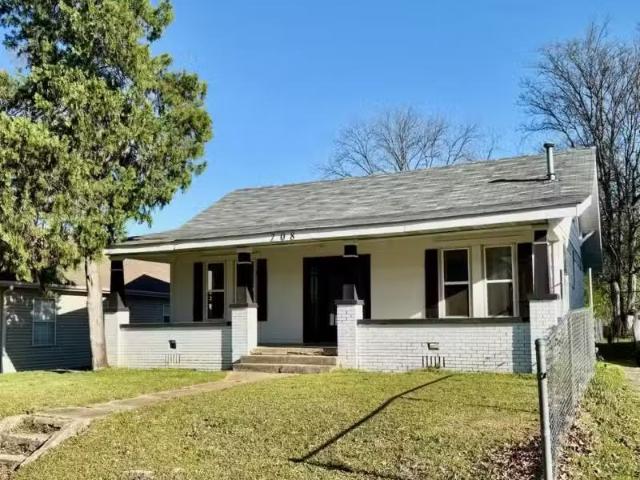 708 W 6TH ST, SHEFFIELD, AL 35660 Single Family Residence For.