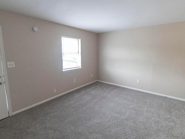 708 w cunningham dr 2