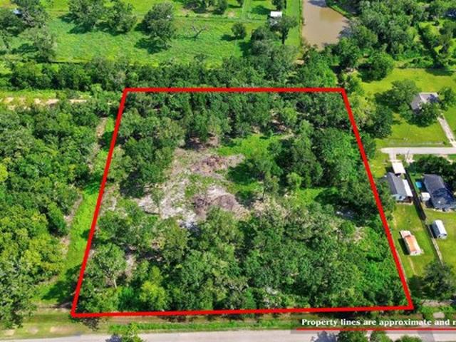 708 W Smith St, Brazoria, TX 77422