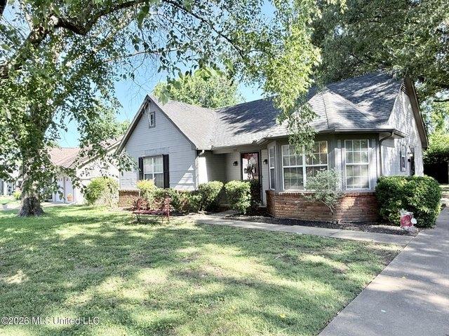 708 Woodsmoke Dr, Southaven, MS 38671