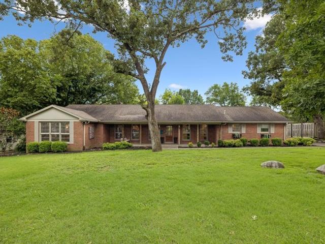 708 Westwood Dr, Lebanon, TN 37087