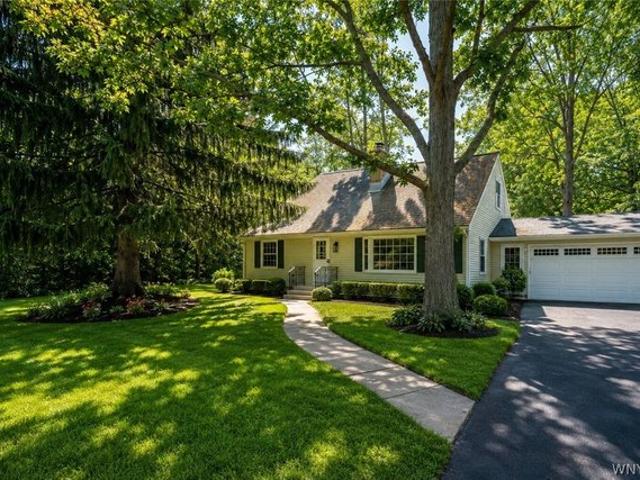 708 The Circle Dr, Lewiston, NY 14092