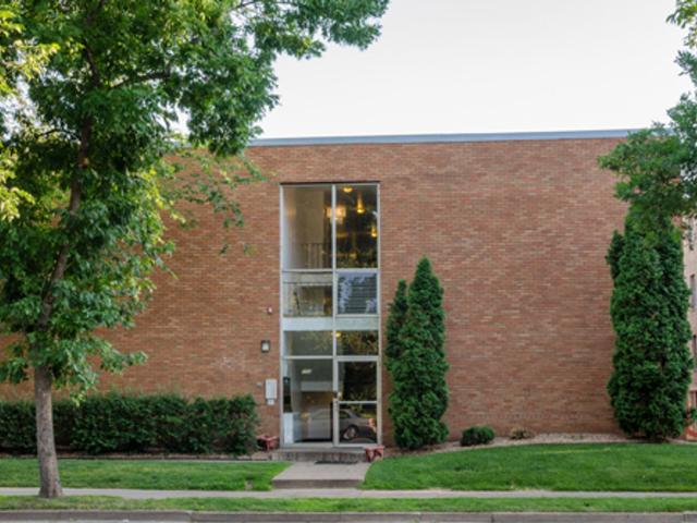 708 University Ave SE