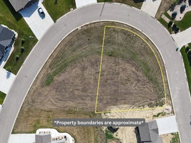 708 Valley View Cir, Milbank, SD 57252
