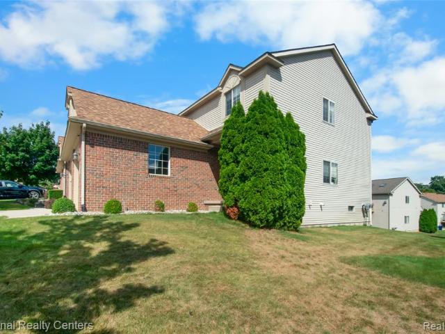7094 Magnolia Lane