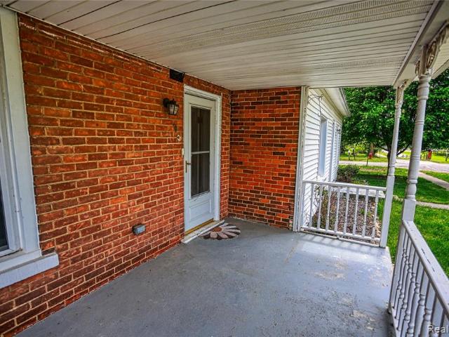 7095 McMorran