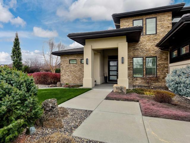 7095 N Tree Haven Pl