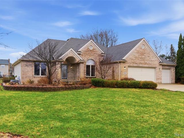 7095 Elmwood Drive