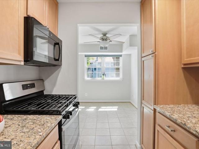 7097 Spring Garden Dr Unit 101, Springfield, VA 22150