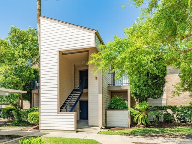 7098 N Holiday Dr, Galveston, TX 77550