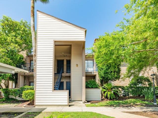 7098 N Holiday Dr, Galveston, TX 77550