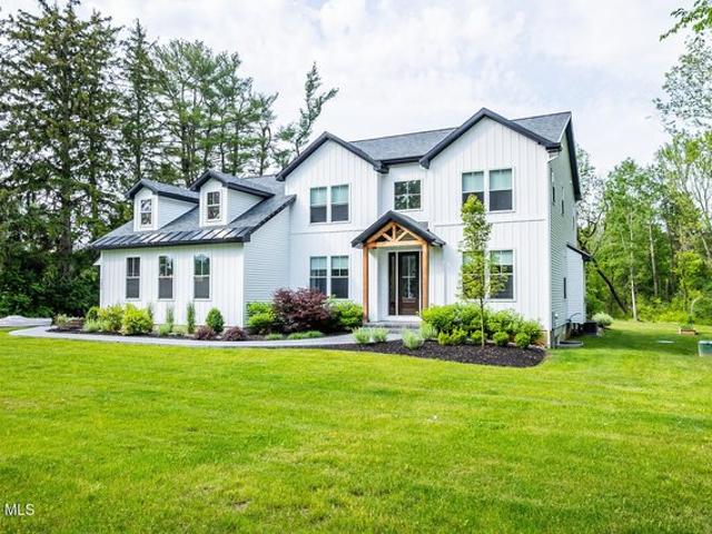 7099 Chandler Rd, Guilderland, NY 12009