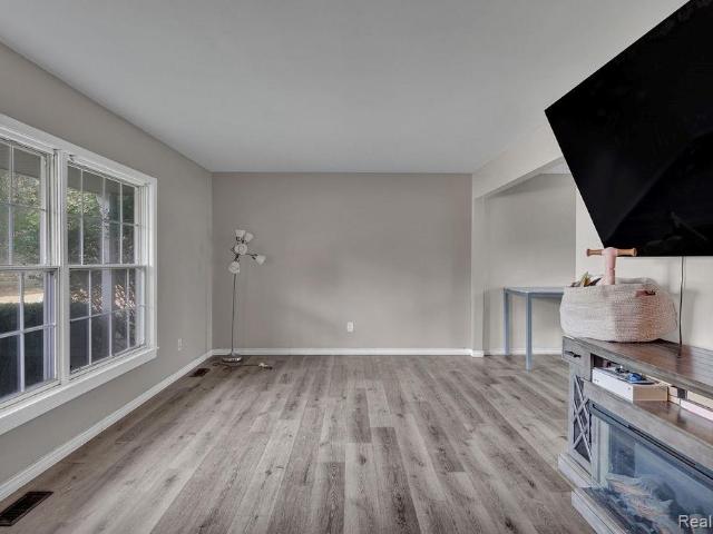 7099 Lebanon Trail