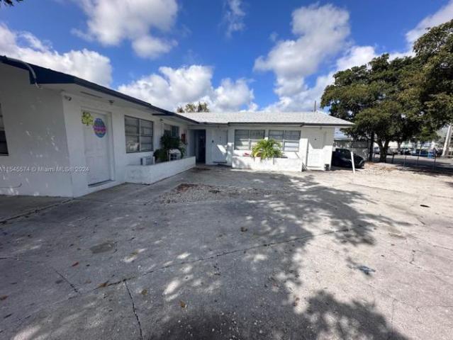 7090 NW 17th Ave #2, Miami, FL 33147