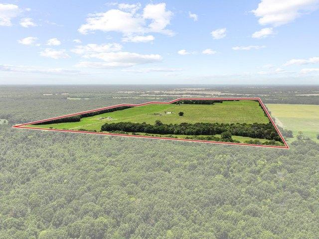 7090 Farm Market # 412, Clarksville, TX 75426
