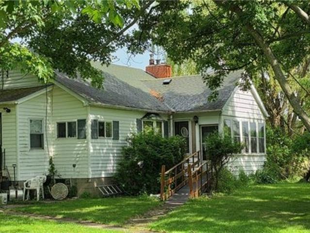 7091 Rapids Rd, Lockport, NY 14094