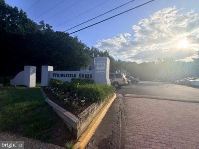 7092 Spring Garden Dr Unit 202, Springfield, VA 22150
