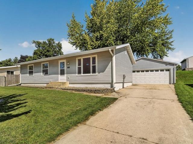 709 37th St SW, Rochester, MN 55902