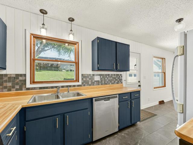 709 37th Street SW