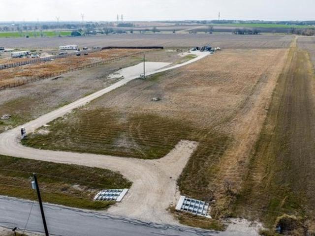 709 County Road 333, Granger, TX 76530