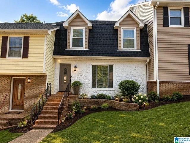 709 Cahaba Manor Dr, Pelham, AL 35124