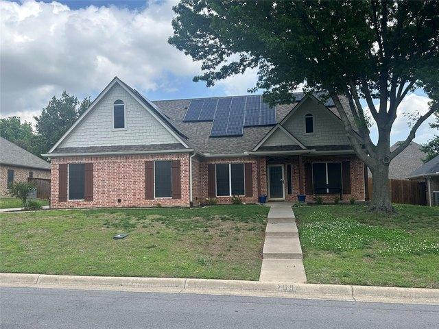 709 Clay Ln, Sherman, TX 75092
