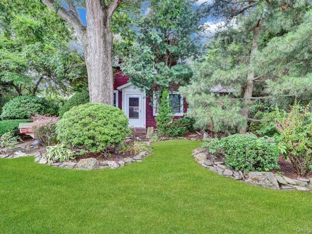 709 Clinton St, Hempstead, NY 11710