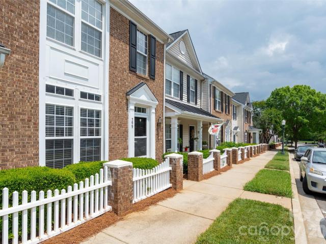 709 Atherton Way