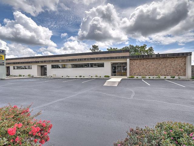 709 Bluff City Highway