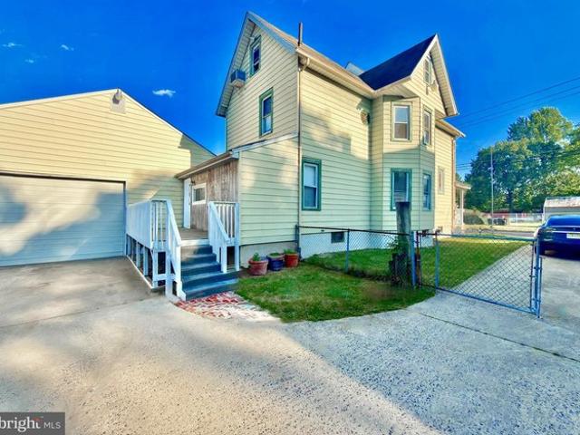 709 Bridgeboro St, Riverside, NJ 08075