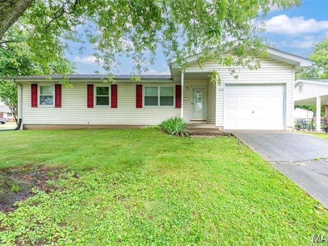 709 Galahad Ln, Troy, IL 62294