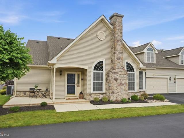 709 Daylily Dr, Langhorne, PA 19047