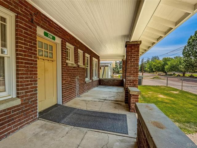 709 E 2nd