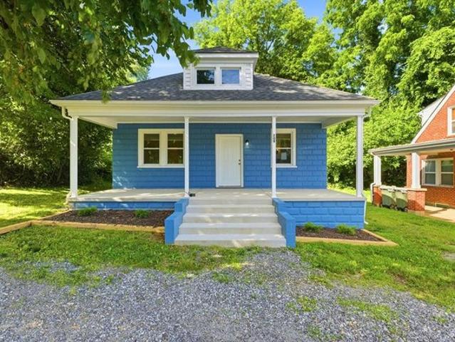 709 E 3rd St, Farmville, VA 23901